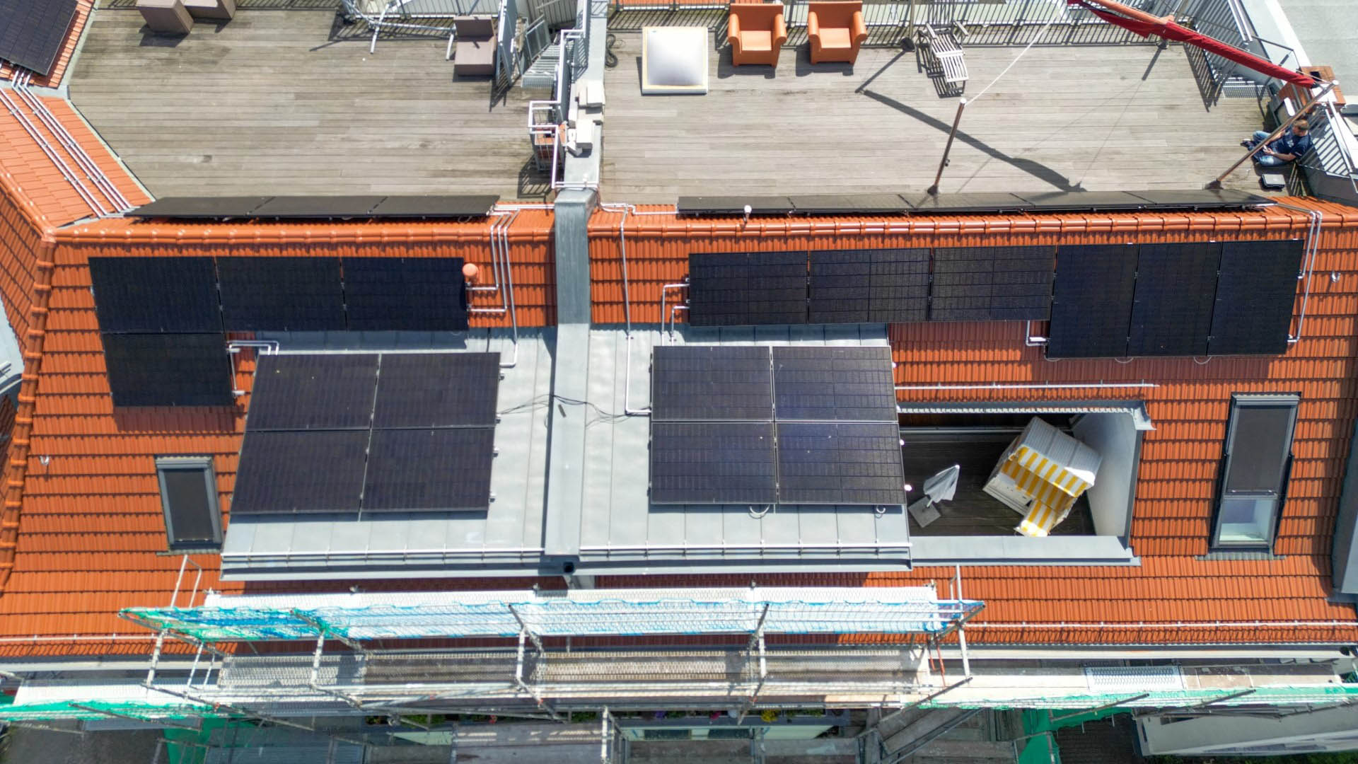 Energetische Altbau-Sanierung: PVT für Mehrfamilienhäuser